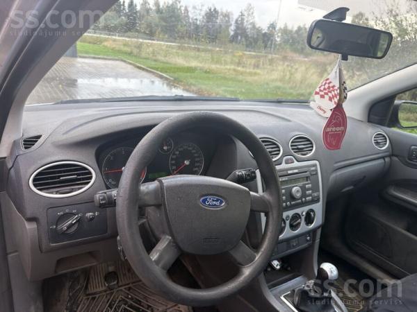 Pelēks Ford Focus 2005 Liepāja, ar dzinēja tilpumu 1.60 L un nobraukumu 379 tūkst. km par 850 €, foto 8 vietnē AUTOMOTO.COM.LV