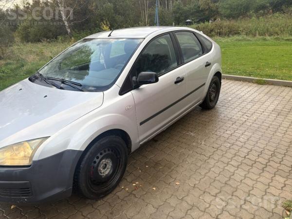 Pelēks Ford Focus 2005 Liepāja, ar dzinēja tilpumu 1.60 L un nobraukumu 379 tūkst. km par 850 €, foto 3 vietnē AUTOMOTO.COM.LV
