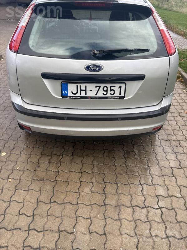 Pelēks Ford Focus 2005 Liepāja, ar dzinēja tilpumu 1.60 L un nobraukumu 379 tūkst. km par 850 €, foto 7 vietnē AUTOMOTO.COM.LV