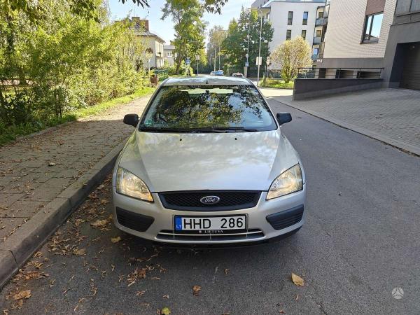 Grey Ford Focus 2005 in Vilnius, with an engine capacity of 1.60 L and mileage of 240 thousand km for 1450 €, photo 3 on AUTOMOTO.COM.LV
