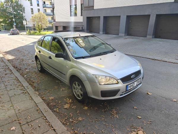 Grey Ford Focus 2005 in Vilnius, with an engine capacity of 1.60 L and mileage of 240 thousand km for 1450 €, photo 4 on AUTOMOTO.COM.LV