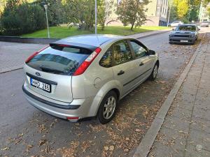 Pelēks Ford Focus 2005 Viļņa, ar dzinēja tilpumu 1.60 L un nobraukumu 240 tūkst. km par 1450 €, foto 5 vietnē AUTOMOTO.COM.LV