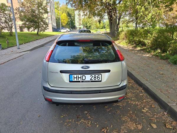 Grey Ford Focus 2005 in Vilnius, with an engine capacity of 1.60 L and mileage of 240 thousand km for 1450 €, photo 6 on AUTOMOTO.COM.LV