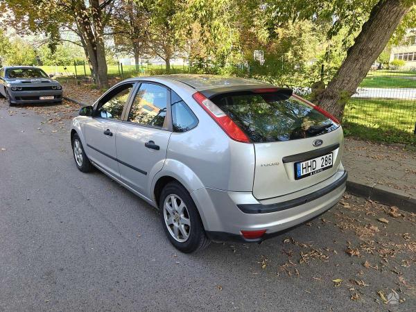 Grey Ford Focus 2005 in Vilnius, with an engine capacity of 1.60 L and mileage of 240 thousand km for 1450 €, photo 7 on AUTOMOTO.COM.LV