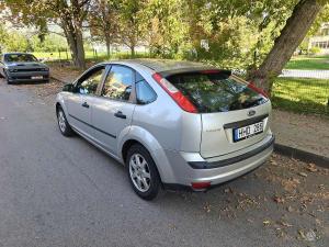Pelēks Ford Focus 2005 Viļņa, ar dzinēja tilpumu 1.60 L un nobraukumu 240 tūkst. km par 1450 €, foto 7 vietnē AUTOMOTO.COM.LV