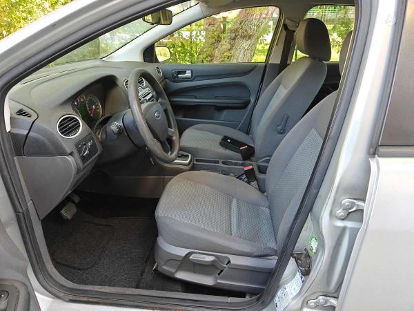 Grey Ford Focus 2005 in Vilnius, with an engine capacity of 1.60 L and mileage of 240 thousand km for 1450 €, photo 11 on AUTOMOTO.COM.LV