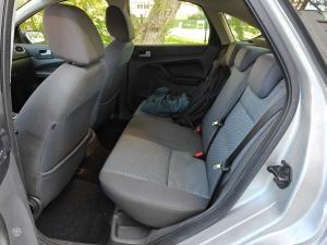 Pelēks Ford Focus 2005 Viļņa, ar dzinēja tilpumu 1.60 L un nobraukumu 240 tūkst. km par 1450 €, foto 13 vietnē AUTOMOTO.COM.LV