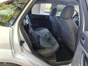Pelēks Ford Focus 2005 Viļņa, ar dzinēja tilpumu 1.60 L un nobraukumu 240 tūkst. km par 1450 €, foto 14 vietnē AUTOMOTO.COM.LV