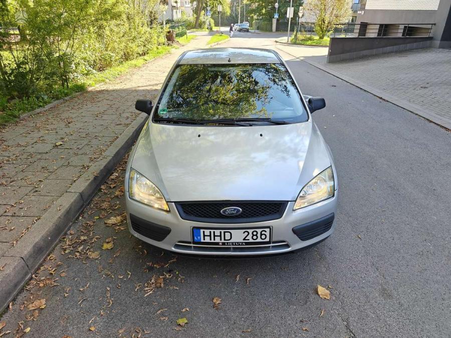 Pelēks Ford Focus 2005 Viļņa, ar dzinēja tilpumu 1.60 L un nobraukumu 240 tūkst. km par 1450 €, foto 16 vietnē AUTOMOTO.COM.LV