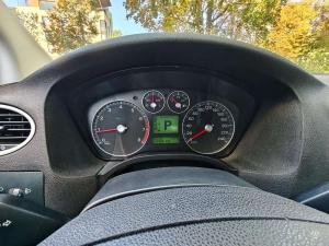 Pelēks Ford Focus 2005 Viļņa, ar dzinēja tilpumu 1.60 L un nobraukumu 240 tūkst. km par 1450 €, foto 20 vietnē AUTOMOTO.COM.LV