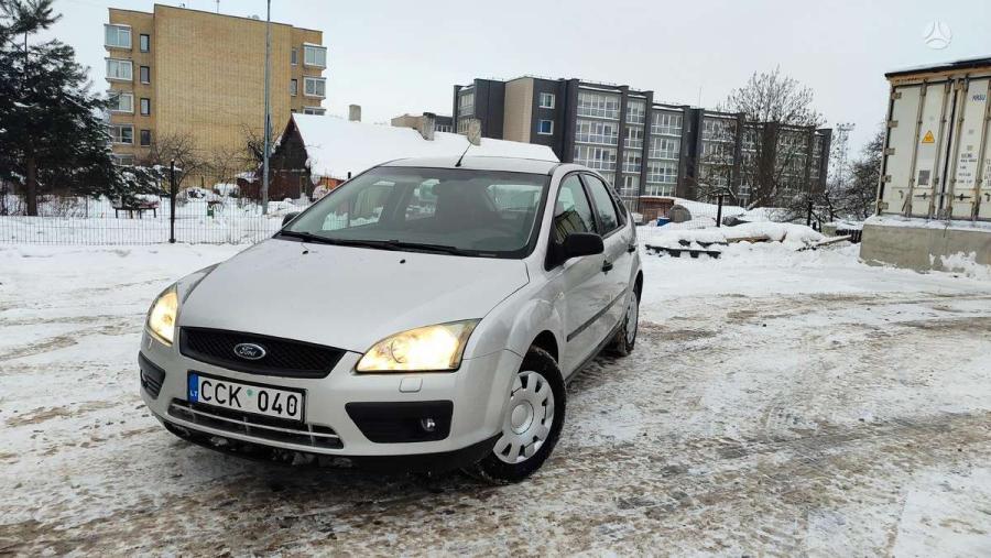 Pelēks Ford Focus 2006 Viļņa, ar dzinēja tilpumu 1.60 L un nobraukumu 258 tūkst. km par 600 €, foto 2 vietnē AUTOMOTO.COM.LV