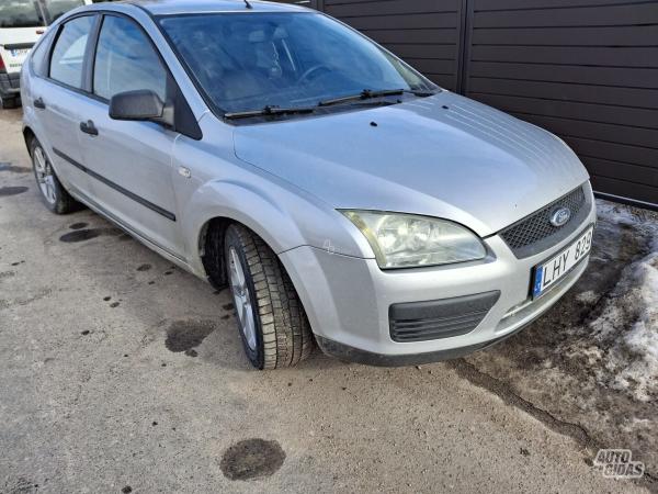 Grey Ford Focus 2006 in Mazeikiai, with an engine capacity of 1.80 L and mileage of 269 thousand km for 850 €, photo 1 on AUTOMOTO.COM.LV