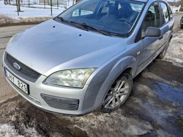 Grey Ford Focus 2006 in Mazeikiai, with an engine capacity of 1.80 L and mileage of 269 thousand km for 850 €, photo 3 on AUTOMOTO.COM.LV