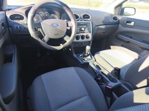Pelēks Ford Focus 2006 Kauņa, ar dzinēja tilpumu 1.60 L un nobraukumu 179 tūkst. km par 450 €, foto 5 vietnē AUTOMOTO.COM.LV