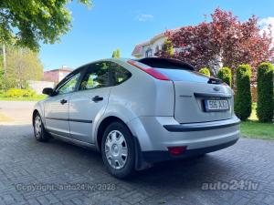 Grey Ford Focus 2006 in Tallinn, with an engine capacity of 1.60 L and mileage of 253 thousand km for 2200 €, photo 4 on AUTOMOTO.COM.LV