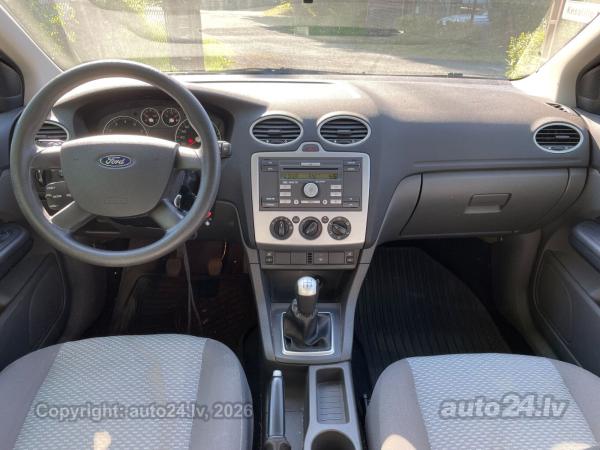 Grey Ford Focus 2006 in Tallinn, with an engine capacity of 1.60 L and mileage of 253 thousand km for 2200 €, photo 6 on AUTOMOTO.COM.LV