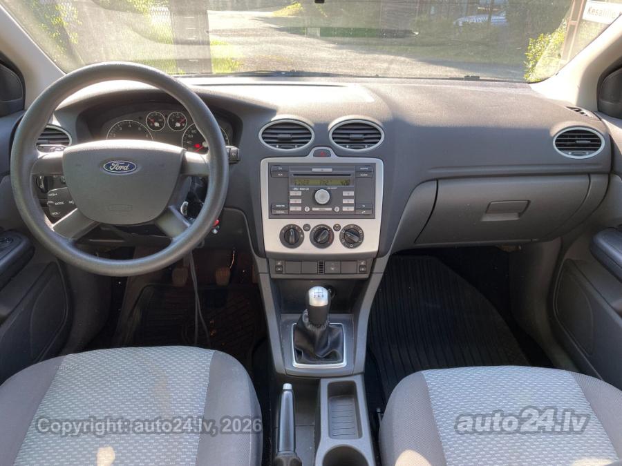Grey Ford Focus 2006 in Tallinn, with an engine capacity of 1.60 L and mileage of 253 thousand km for 2200 €, photo 7 on AUTOMOTO.COM.LV