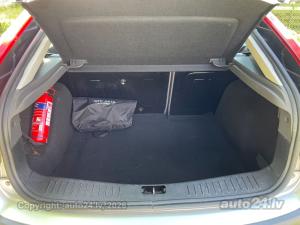 Grey Ford Focus 2006 in Tallinn, with an engine capacity of 1.60 L and mileage of 253 thousand km for 2200 €, photo 11 on AUTOMOTO.COM.LV