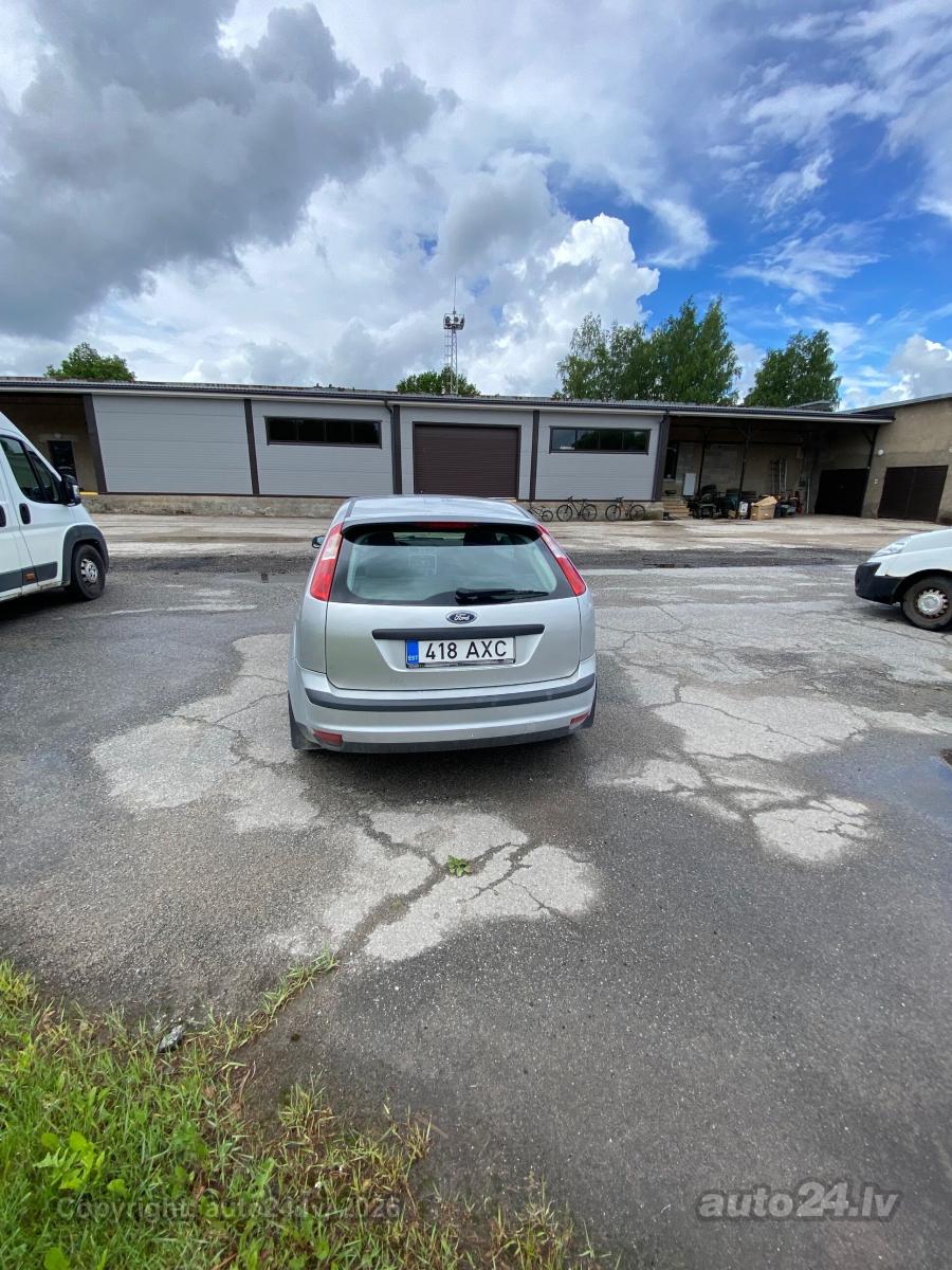 Pelēks Ford Focus 2006 Tallina, ar dzinēja tilpumu 1.60 L un nobraukumu 313 tūkst. km par 1200 €, foto 3 vietnē AUTOMOTO.COM.LV