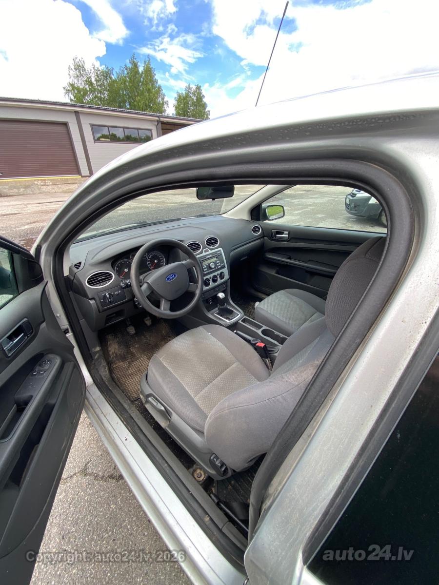 Pelēks Ford Focus 2006 Tallina, ar dzinēja tilpumu 1.60 L un nobraukumu 313 tūkst. km par 1200 €, foto 7 vietnē AUTOMOTO.COM.LV