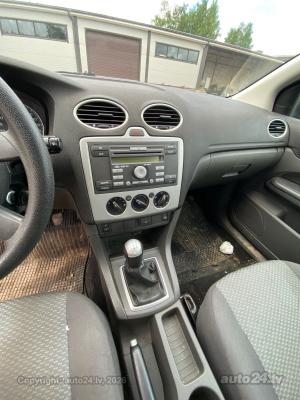 Pelēks Ford Focus 2006 Tallina, ar dzinēja tilpumu 1.60 L un nobraukumu 313 tūkst. km par 1200 €, foto 9 vietnē AUTOMOTO.COM.LV