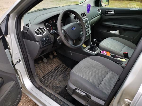 Grey Ford Focus 2006 in Marijampole, with an engine capacity of 1.60 L and mileage of 165 thousand km for 1000 €, photo 9 on AUTOMOTO.COM.LV