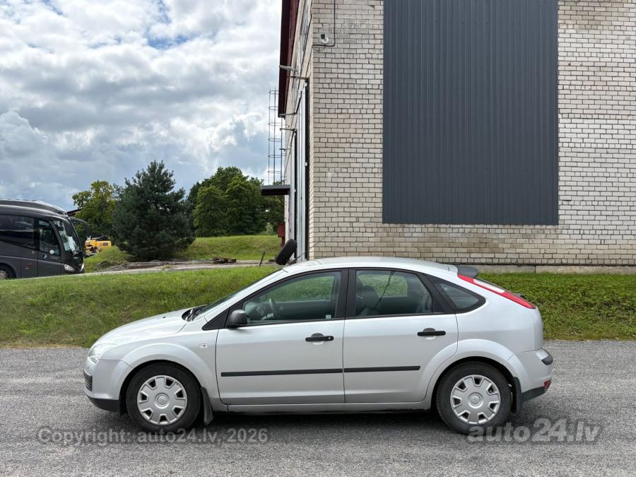 Grey Ford Focus 2006 in Rapla, with an engine capacity of 1.60 L and mileage of 253 thousand km for 1200 €, photo 3 on AUTOMOTO.COM.LV