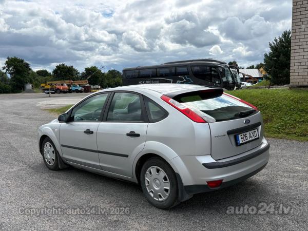 Pelēks Ford Focus 2006 Rapla, ar dzinēja tilpumu 1.60 L un nobraukumu 253 tūkst. km par 1200 €, foto 3 vietnē AUTOMOTO.COM.LV