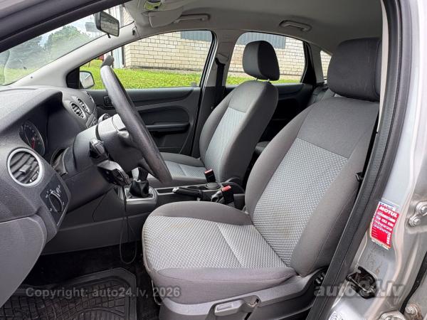Pelēks Ford Focus 2006 Rapla, ar dzinēja tilpumu 1.60 L un nobraukumu 253 tūkst. km par 1200 €, foto 9 vietnē AUTOMOTO.COM.LV
