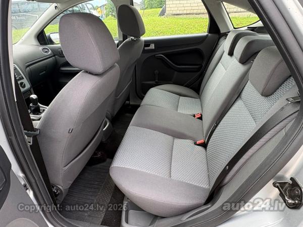 Pelēks Ford Focus 2006 Rapla, ar dzinēja tilpumu 1.60 L un nobraukumu 253 tūkst. km par 1200 €, foto 10 vietnē AUTOMOTO.COM.LV