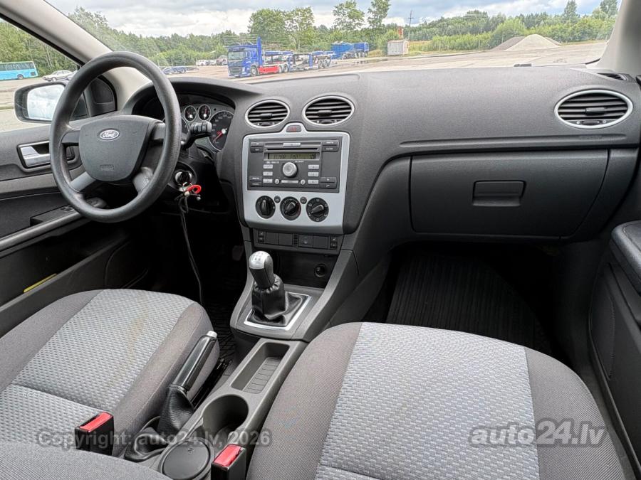 Grey Ford Focus 2006 in Rapla, with an engine capacity of 1.60 L and mileage of 253 thousand km for 1200 €, photo 12 on AUTOMOTO.COM.LV