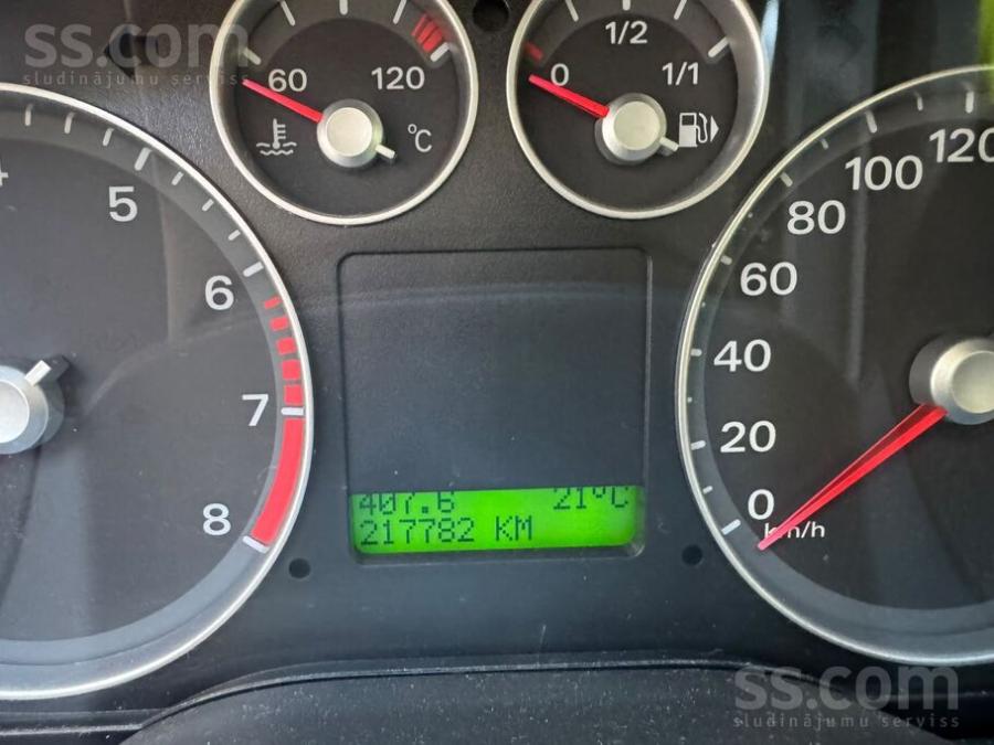 Grey Ford Focus 2006 in Riga, with an engine capacity of 1.60 L and mileage of 215 thousand km for 700 €, photo 9 on AUTOMOTO.COM.LV