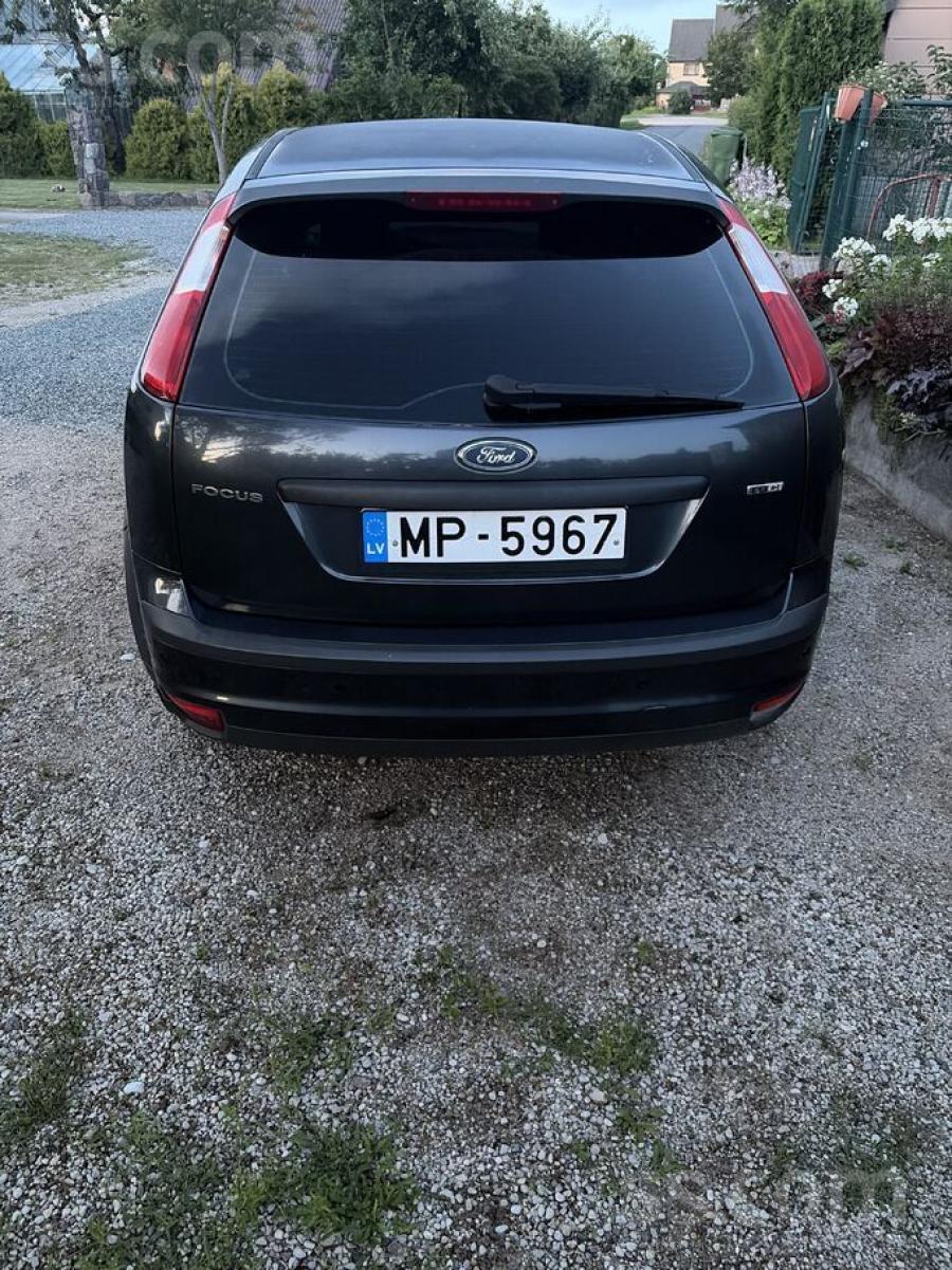 Grey Ford Focus 2006 in Talsi, with an engine capacity of 1.60 L and mileage of 180 thousand km for 1800 €, photo 4 on AUTOMOTO.COM.LV