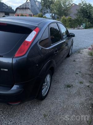 Grey Ford Focus 2006 in Talsi, with an engine capacity of 1.60 L and mileage of 180 thousand km for 1800 €, photo 5 on AUTOMOTO.COM.LV