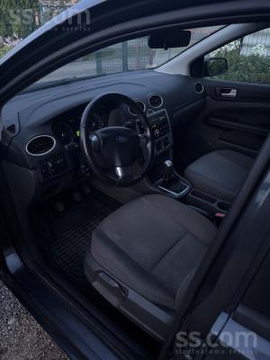 Grey Ford Focus 2006 in Talsi, with an engine capacity of 1.60 L and mileage of 180 thousand km for 1800 €, photo 6 on AUTOMOTO.COM.LV