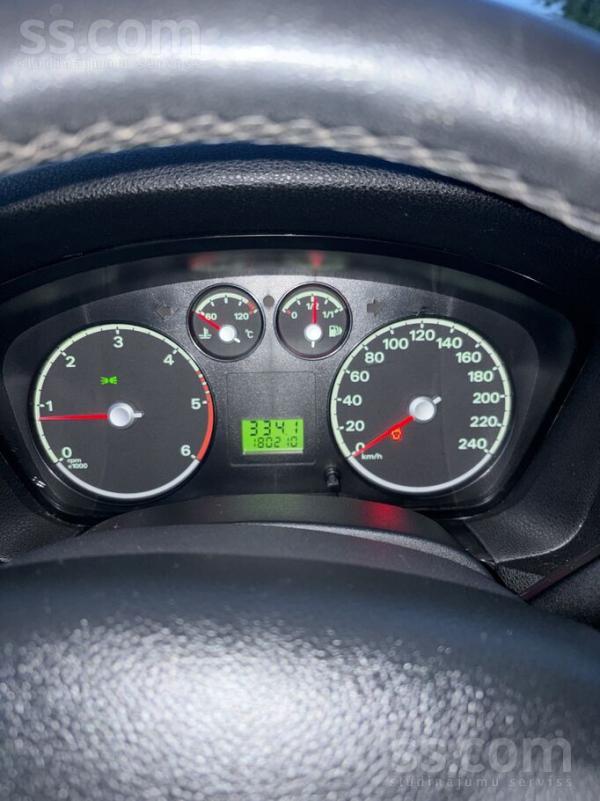 Pelēks Ford Focus 2006 Talsi, ar dzinēja tilpumu 1.60 L un nobraukumu 180 tūkst. km par 1800 €, foto 8 vietnē AUTOMOTO.COM.LV