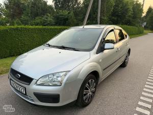 Pelēks Ford Focus 2006 Anykščiai, ar dzinēja tilpumu 1.60 L un nobraukumu 238 tūkst. km par 1850 €, foto  vietnē AUTOMOTO.COM.LV