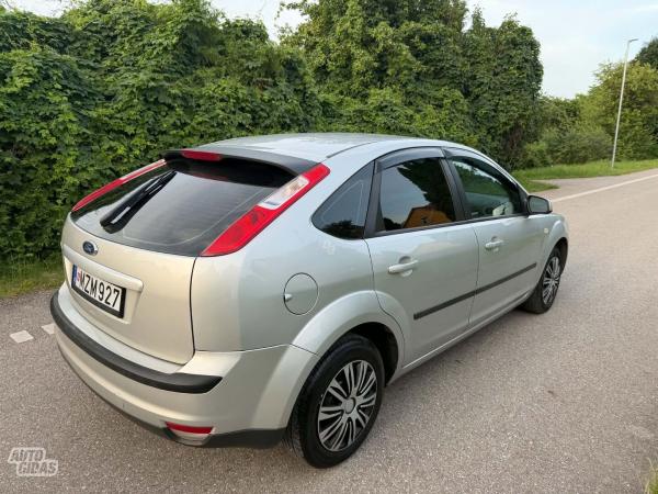 Pelēks Ford Focus 2006 Anykščiai, ar dzinēja tilpumu 1.60 L un nobraukumu 238 tūkst. km par 1850 €, foto 2 vietnē AUTOMOTO.COM.LV