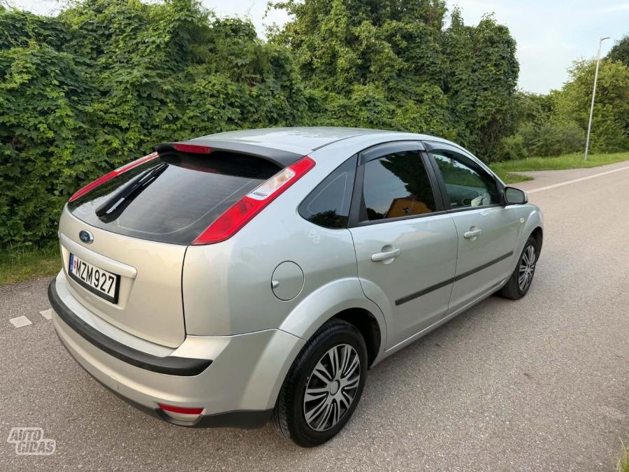 Pelēks Ford Focus 2006 Anykščiai, ar dzinēja tilpumu 1.60 L un nobraukumu 238 tūkst. km par 1850 €, foto 3 vietnē AUTOMOTO.COM.LV