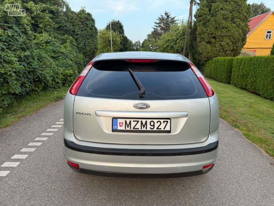 Pelēks Ford Focus 2006 Anykščiai, ar dzinēja tilpumu 1.60 L un nobraukumu 238 tūkst. km par 1850 €, foto 5 vietnē AUTOMOTO.COM.LV