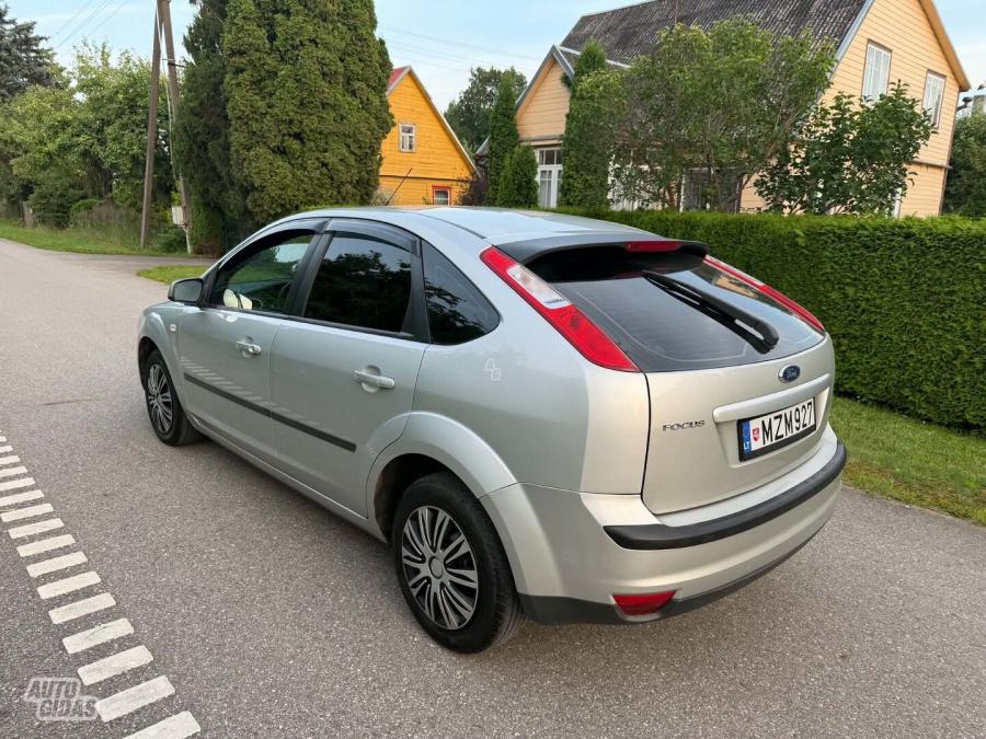 Pelēks Ford Focus 2006 Anykščiai, ar dzinēja tilpumu 1.60 L un nobraukumu 238 tūkst. km par 1850 €, foto 6 vietnē AUTOMOTO.COM.LV