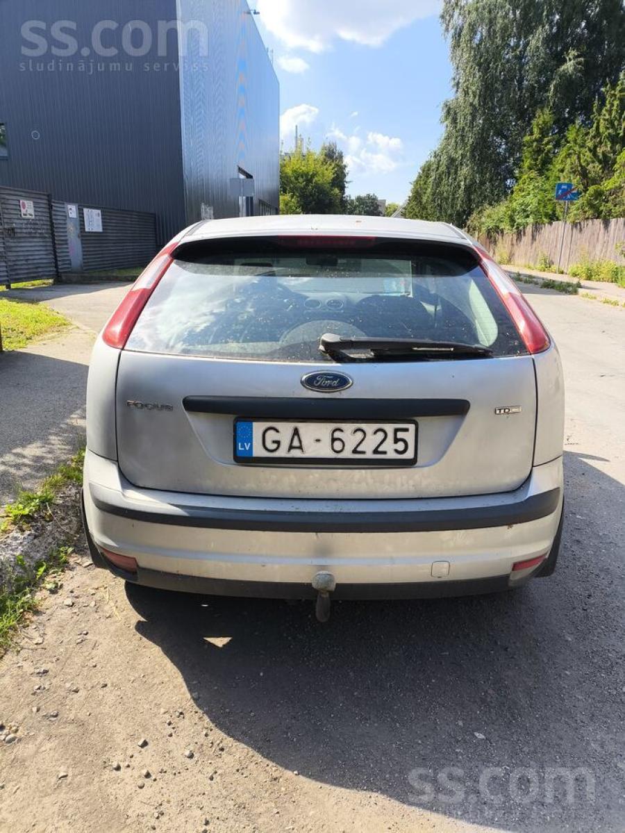 Grey Ford Focus 2006 in Riga, with an engine capacity of 1.60 L and mileage of 269 thousand km for 725 €, photo 6 on AUTOMOTO.COM.LV