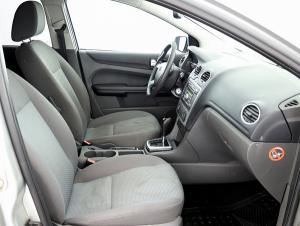 Pelēks Ford Focus 2006 Tallina, ar dzinēja tilpumu 1.60 L un nobraukumu 227 tūkst. km par 899 €, foto 7 vietnē AUTOMOTO.COM.LV