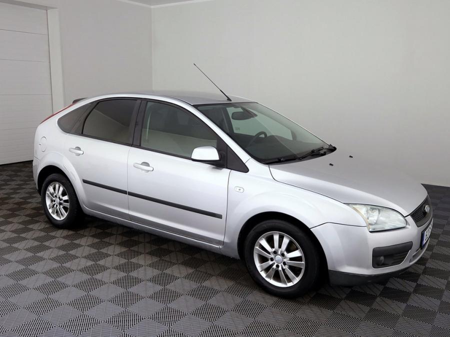 Pelēks Ford Focus 2006 Tallina, ar dzinēja tilpumu 1.60 L un nobraukumu 227 tūkst. km par 899 €, foto 9 vietnē AUTOMOTO.COM.LV