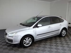 Pelēks Ford Focus 2006 Tallina, ar dzinēja tilpumu 1.60 L un nobraukumu 227 tūkst. km par 899 €, foto 10 vietnē AUTOMOTO.COM.LV