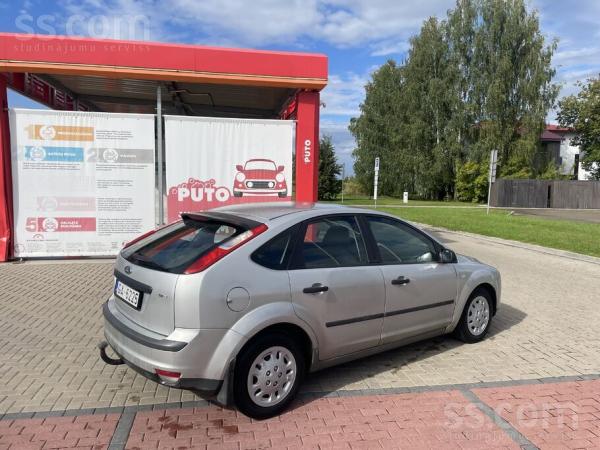 Grey Ford Focus 2006 in Jelgava, with an engine capacity of 1.60 L and mileage of 258 thousand km for 1300 €, photo 2 on AUTOMOTO.COM.LV