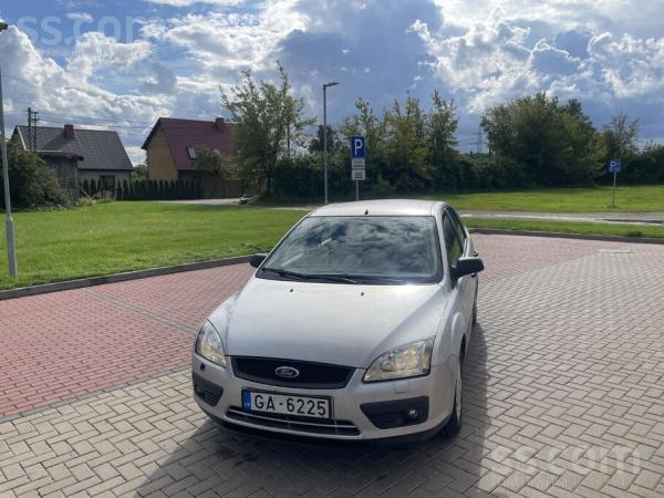 Grey Ford Focus 2006 in Jelgava, with an engine capacity of 1.60 L and mileage of 258 thousand km for 1300 €, photo 4 on AUTOMOTO.COM.LV