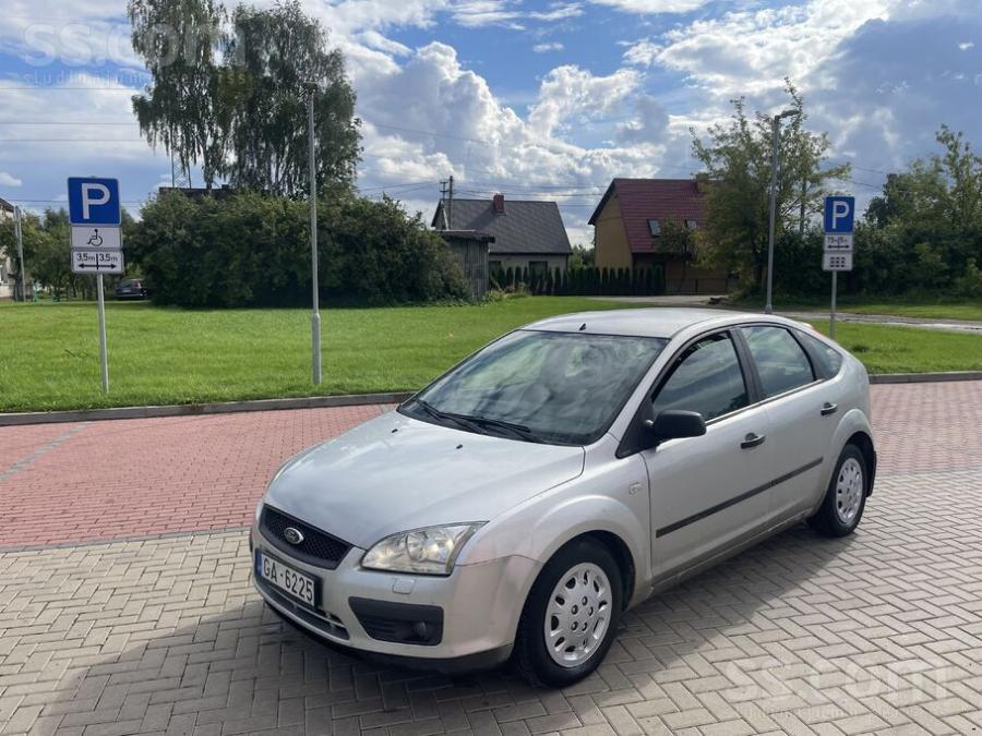 Grey Ford Focus 2006 in Jelgava, with an engine capacity of 1.60 L and mileage of 258 thousand km for 1300 €, photo 6 on AUTOMOTO.COM.LV