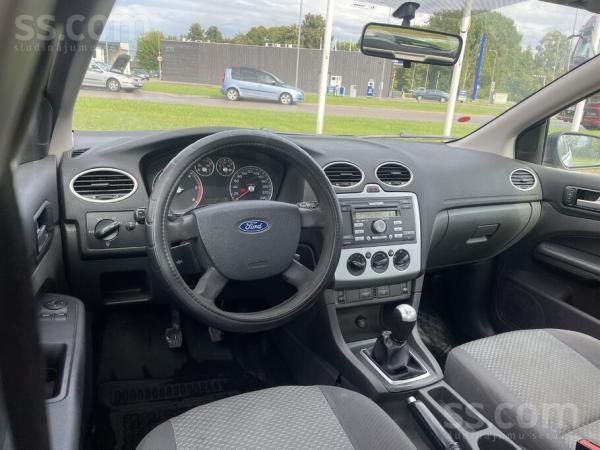 Grey Ford Focus 2006 in Jelgava, with an engine capacity of 1.60 L and mileage of 258 thousand km for 1300 €, photo 6 on AUTOMOTO.COM.LV