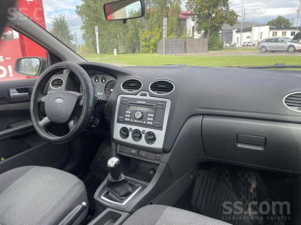 Grey Ford Focus 2006 in Jelgava, with an engine capacity of 1.60 L and mileage of 258 thousand km for 1300 €, photo 7 on AUTOMOTO.COM.LV